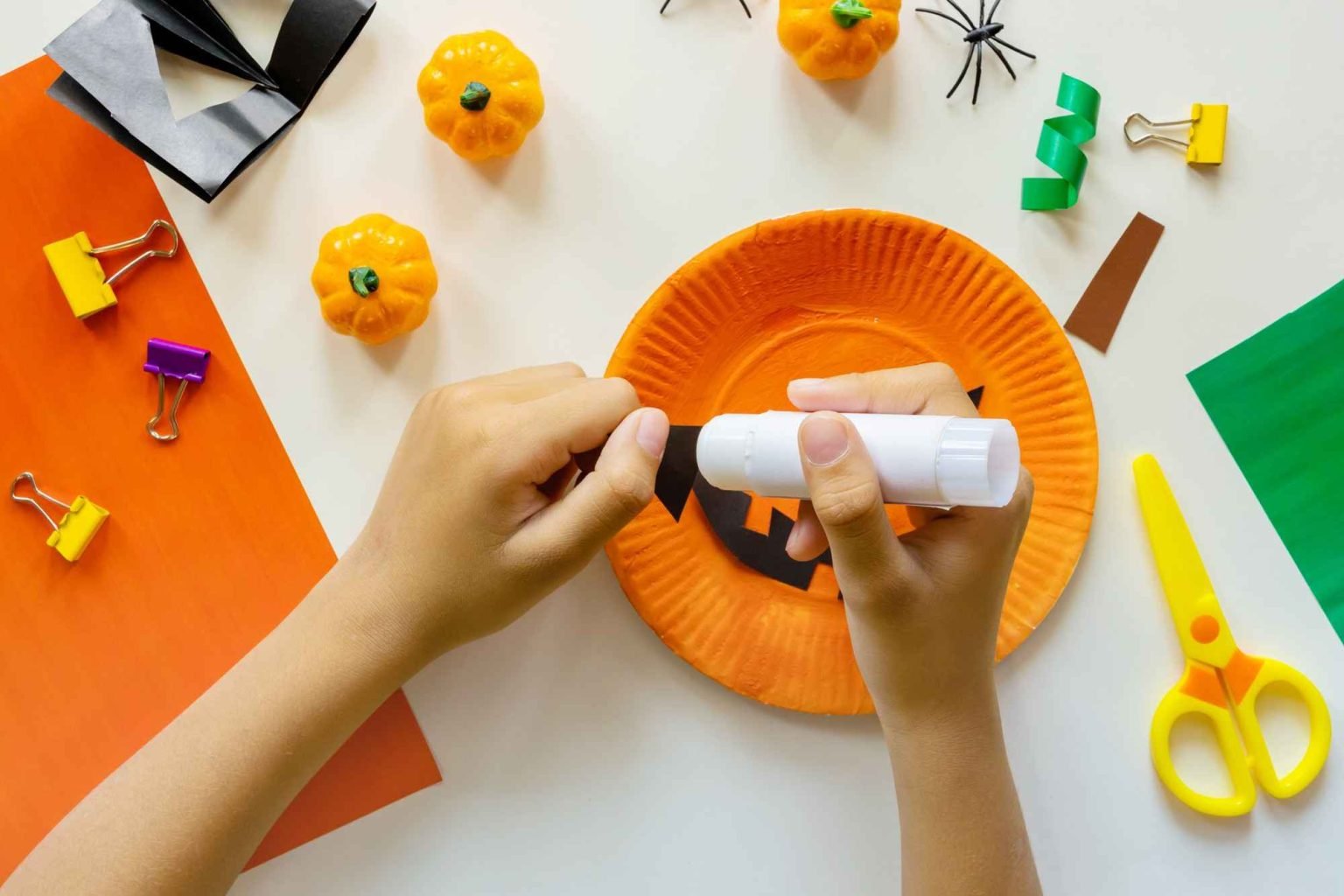 Lem Tahan Air Sebagai Pengganti Semen untuk Memasang Batu Alam pada Dinding